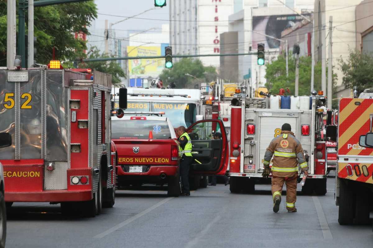 Incendio en edificio de departamentos de Monterrey deja un muerto y 6 ...